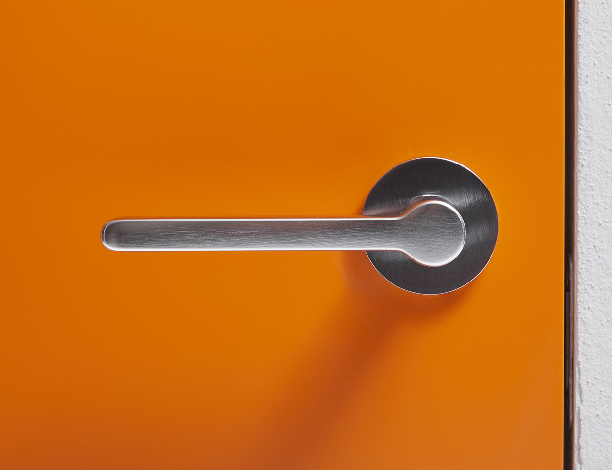 Logo L, handle | Studio Irvine